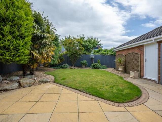 4 bedroom detached house for sale in Weld Blundell Avenue, Liverpool, L31