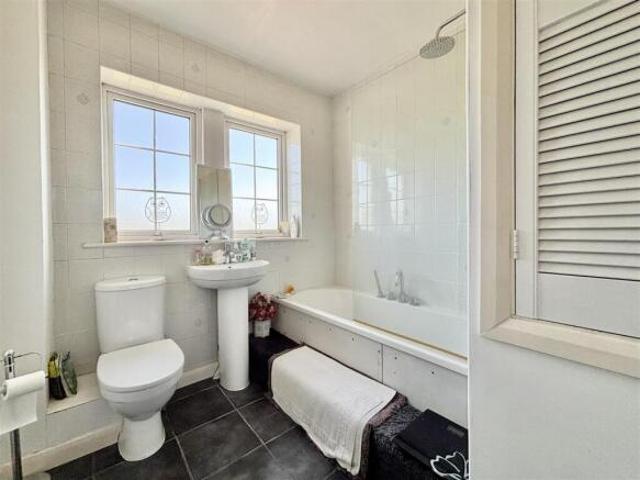 4 bedroom detached house for sale in Well Heads, Thornton, Bradford, BD13