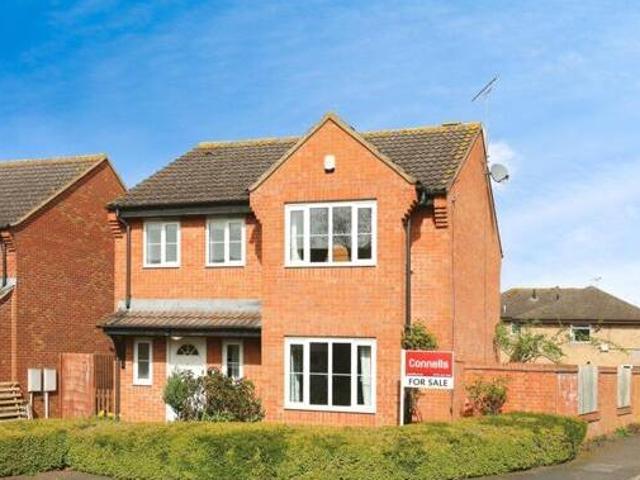 4 Bedroom Detached House For Sale In Wellesbourne