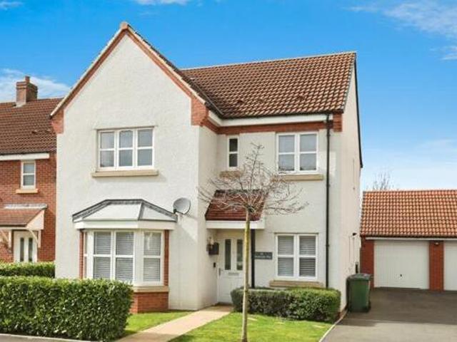 4 Bedroom Detached House For Sale In Wellesbourne