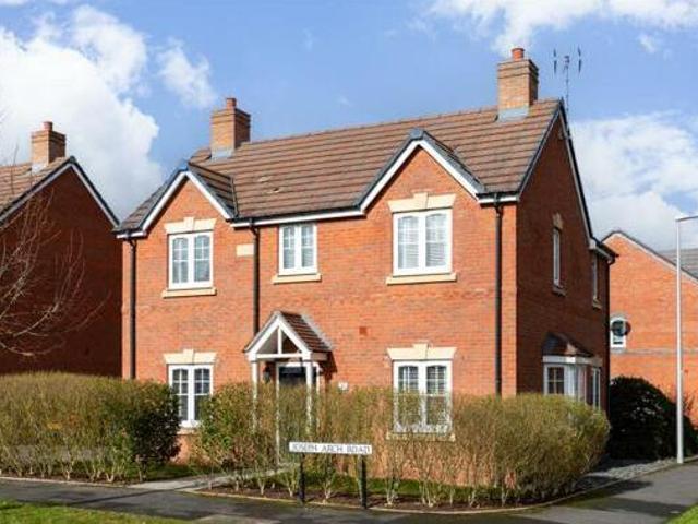 4 Bedroom Detached House For Sale In Wellesbourne