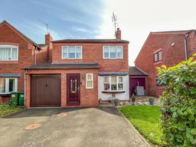 4 Bedroom Detached House For Sale In Wellesbourne