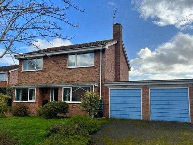 4 Bedroom Detached House For Sale In Welshpool, Powys