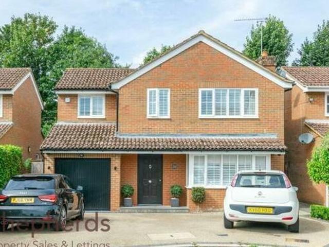 4 bedroom detached house for sale in Welsummer Way West Cheshunt EN8