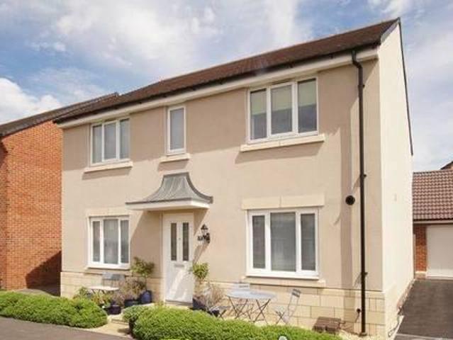 4 bedroom detached house for sale in Wendercliff Close Bishops Cleeve GL52
