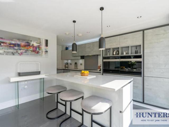 4 bedroom detached house for sale in West Wood View, Apperley Bridge, Bradford, BD10