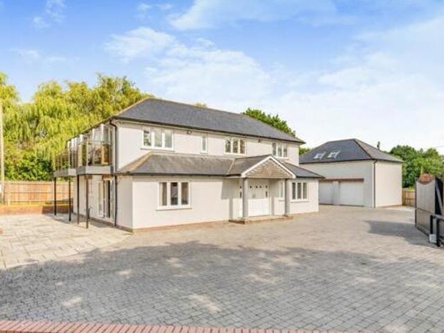 4 Bedroom Detached House For Sale In West End, Southampton