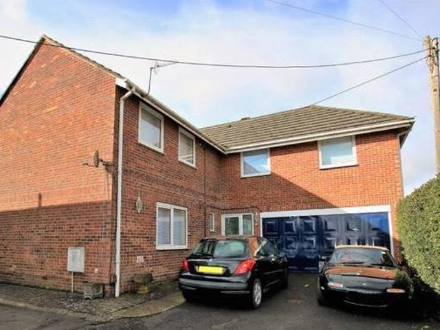 4 bedroom detached house for sale in West End Southampton SO30