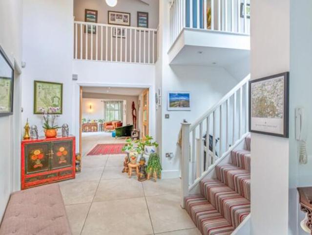 4 bedroom detached house for sale in West Park Drive East, Leeds, LS8