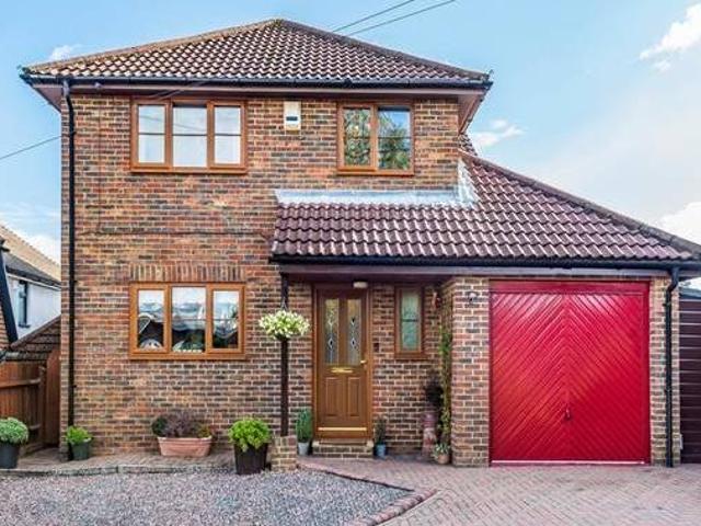 4 bedroom detached house for sale in Westoning Road Harlington LU5 LU5