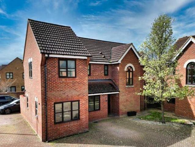 4 Bedroom Detached House For Sale In Westcroft