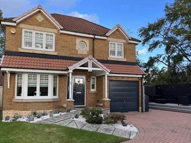 4 bedroom detached house for sale in Westdale Drive Moodiesburn G69