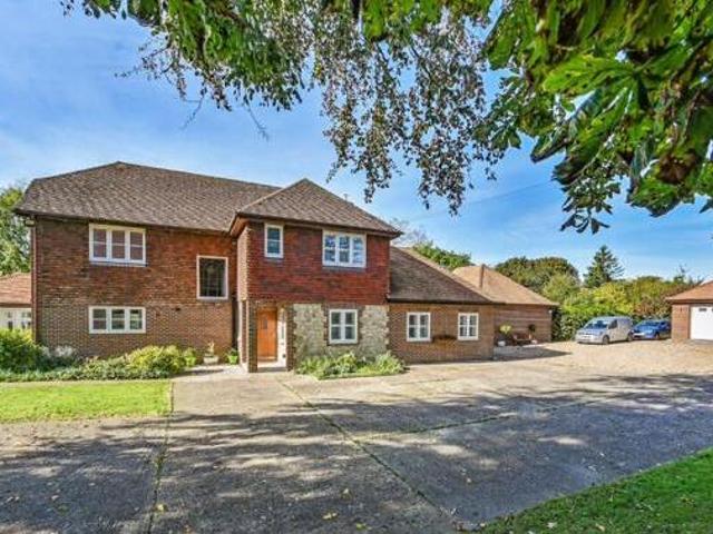 4 Bedroom Detached House For Sale In Westenhanger, Hythe