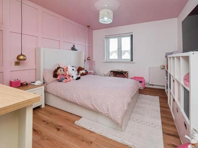 4 bedroom detached house for sale in Western Gailes Way, Hull, HU8
