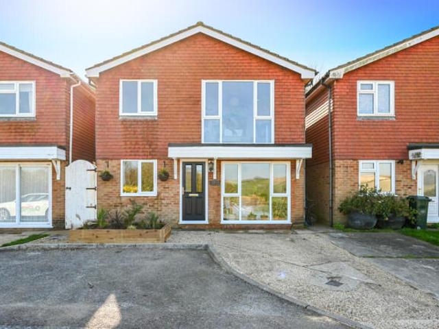 4 bedroom detached house for sale in Westfield Rise, Saltdean, BN2