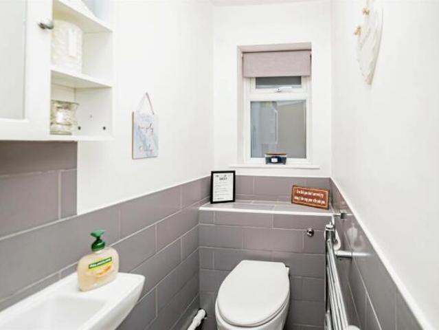 4 bedroom detached house for sale in Westlands Close, Slough, SL1