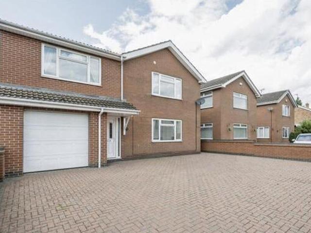 4 Bedroom Detached House For Sale In Westwoodside