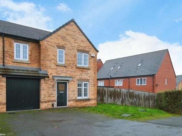 4 Bedroom Detached House For Sale In Whinmoor