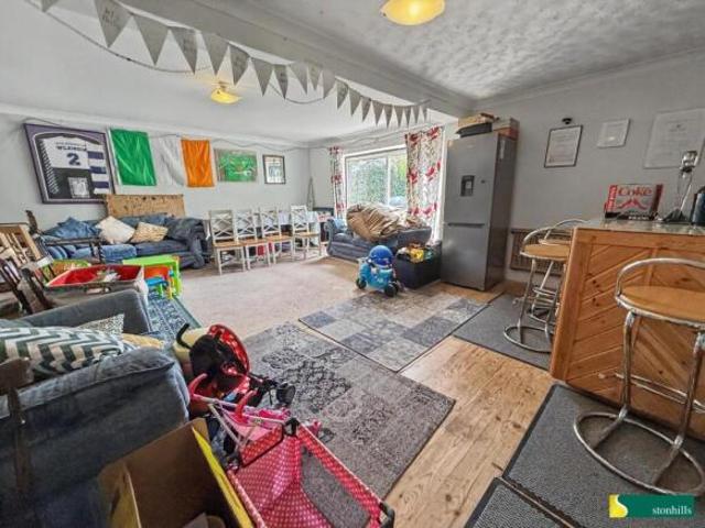 4 bedroom detached house for sale in White Hills Way, Kingsthorpe, Northampton, NN2