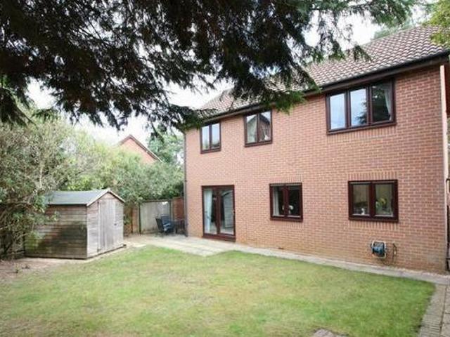 4 bedroom detached house for sale in Whitehill Bordon GU35