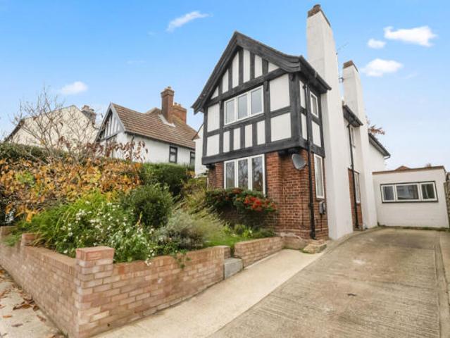 4 bedroom detached house for sale in Whitstable Road, Canterbury, CT2
