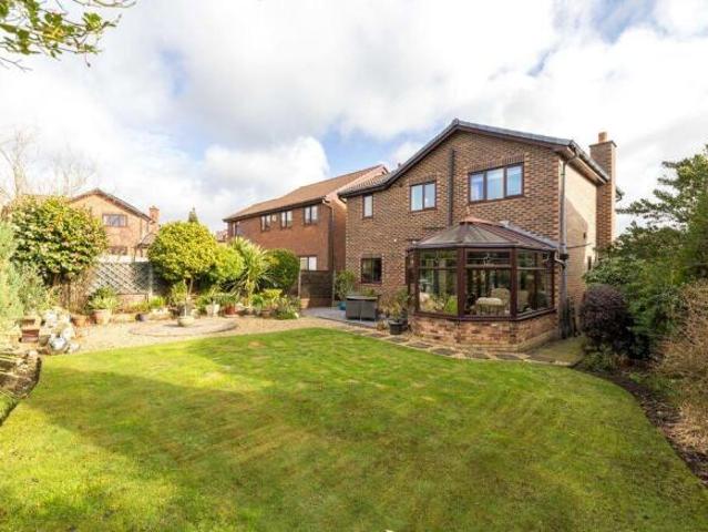 4 bedroom detached house for sale in Whitsundale, Westhoughton, BL5 3LQ, BL5
