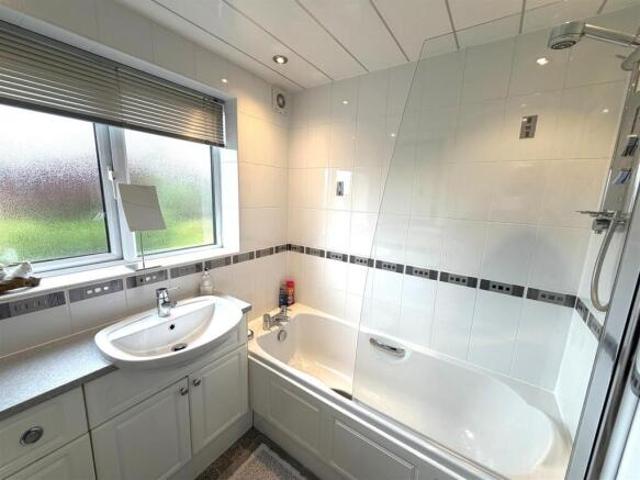 4 bedroom detached house for sale in Whitsundale, Westhoughton, Bolton, BL5