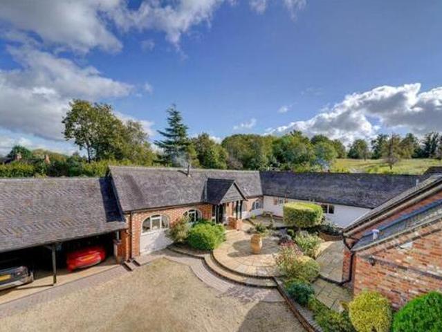 4 Bedroom Detached House For Sale In Wick, Pershore