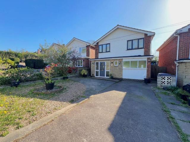 4 bedroom detached house for sale in Wigston Lane, Aylestone, Leicester, LE2