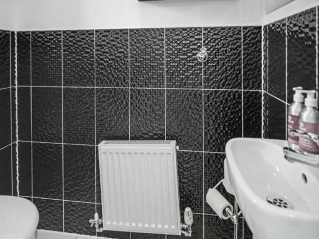 4 bedroom detached house for sale in Wildacre Drive, Northampton, NN3 9GB, NN3