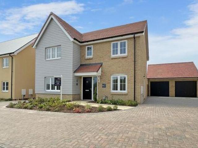 4 Bedroom Detached House For Sale In Willow Park, Halstead