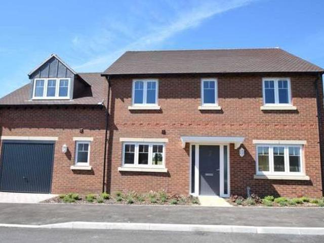 4 bedroom detached house for sale in Williams Orchard Benson OX10
