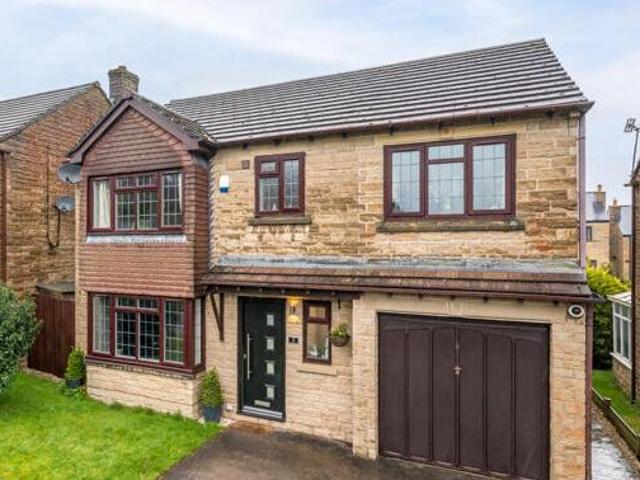 4 Bedroom Detached House For Sale In Wilsden, West Yorkshire