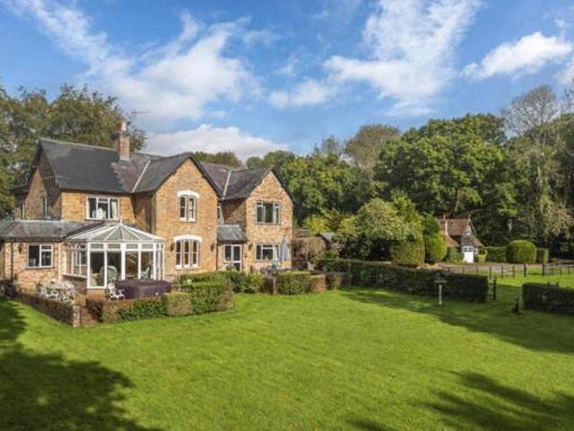 4 Bedroom Detached House For Sale In Wimborne, Dorset