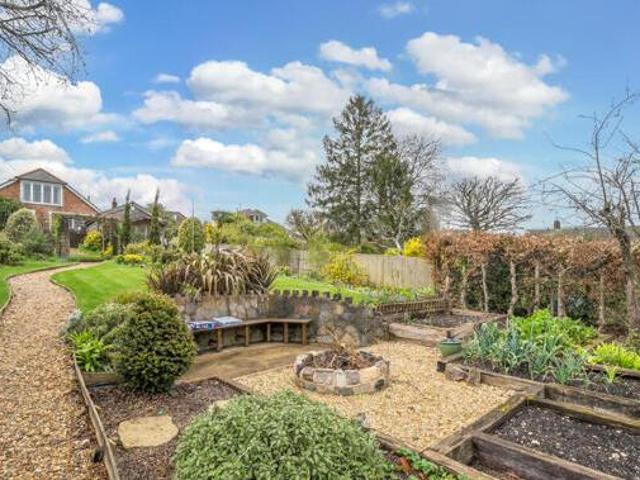 4 Bedroom Detached House For Sale In Winchester
