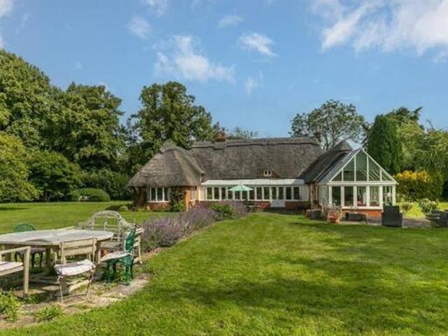 4 Bedroom Detached House For Sale In Winchester