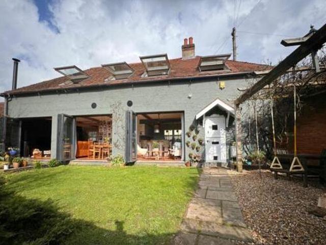 4 Bedroom Detached House For Sale In Winchester