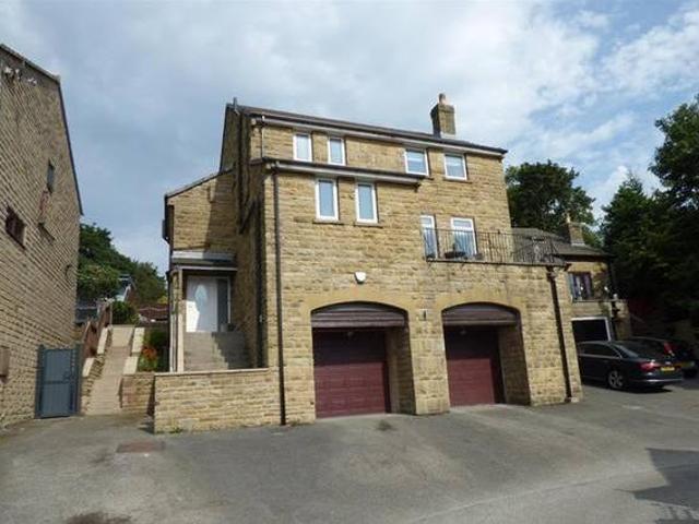 4 bedroom detached house for sale in Windmill Grove Gomersal BD19 4JL BD19