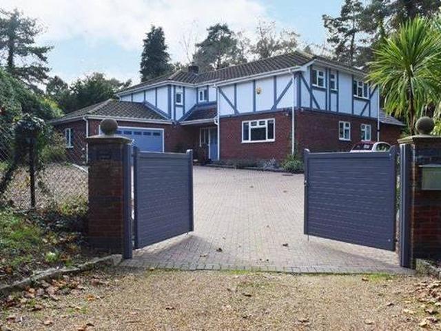 4 bedroom detached house for sale in Windmill Lane Ringwood BH24 BH24
