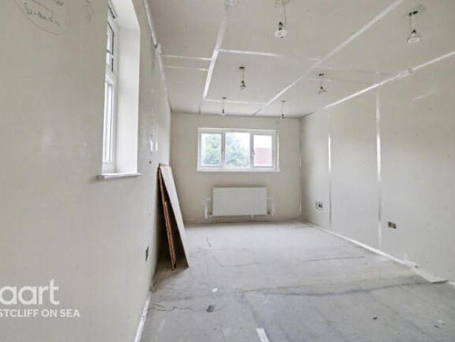 4 bedroom detached house for sale in Windermere Road, SOUTHEND ON SEA, SS1