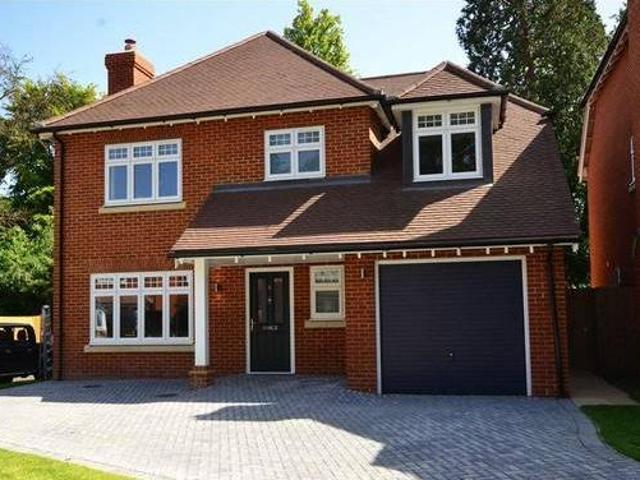 4 bedroom detached house for sale in Windrush Heights Little Sandhurst Berkshire GU47