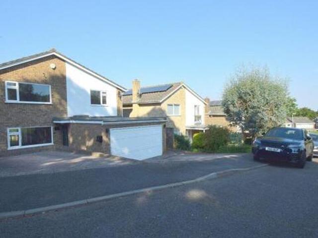 4 Bedroom Detached House For Sale In Windsor, Berkshire