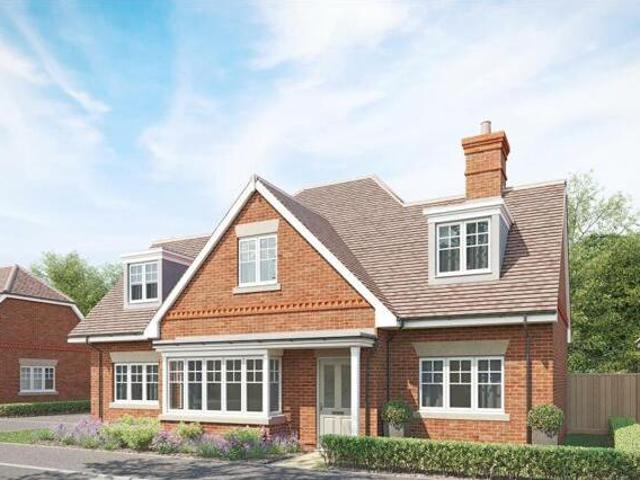 4 Bedroom Detached House For Sale In Winkfield Row, Berkshire