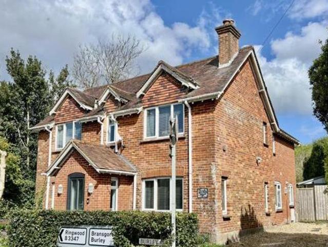 4 Bedroom Detached House For Sale In Winkton