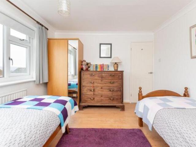 4 bedroom detached house for sale in Wrenbeck Drive, Otley, LS21