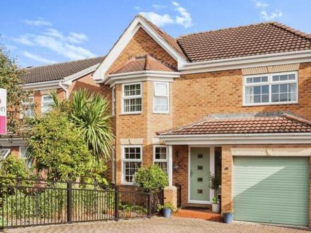 4 Bedroom Detached House For Sale In Wrenthorpe