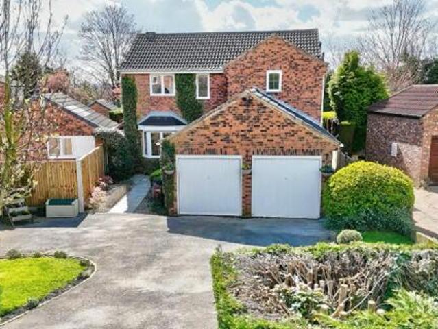 4 Bedroom Detached House For Sale In Wrenthorpe