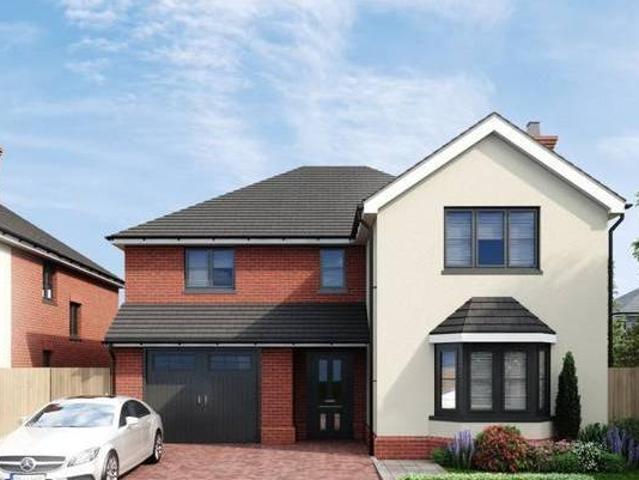 4 bedroom detached house for sale in Wynchwood Gardens Wynchwood Lane Shefford SG17 SG17