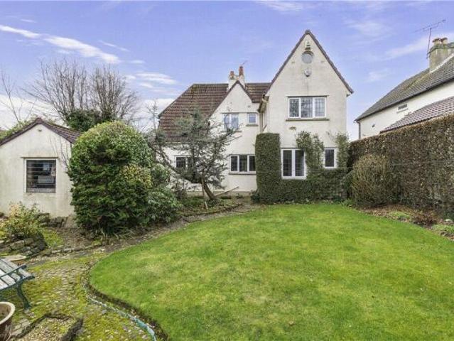 4 bedroom detached house for sale in Wyncroft Grove, Bramhope, Leeds, West Yorkshire, LS16