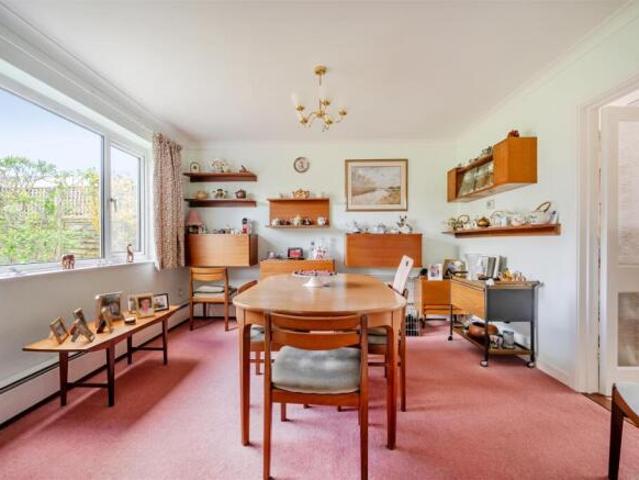4 bedroom detached house for sale in Tower Close, Reading, Berkshire, RG4
